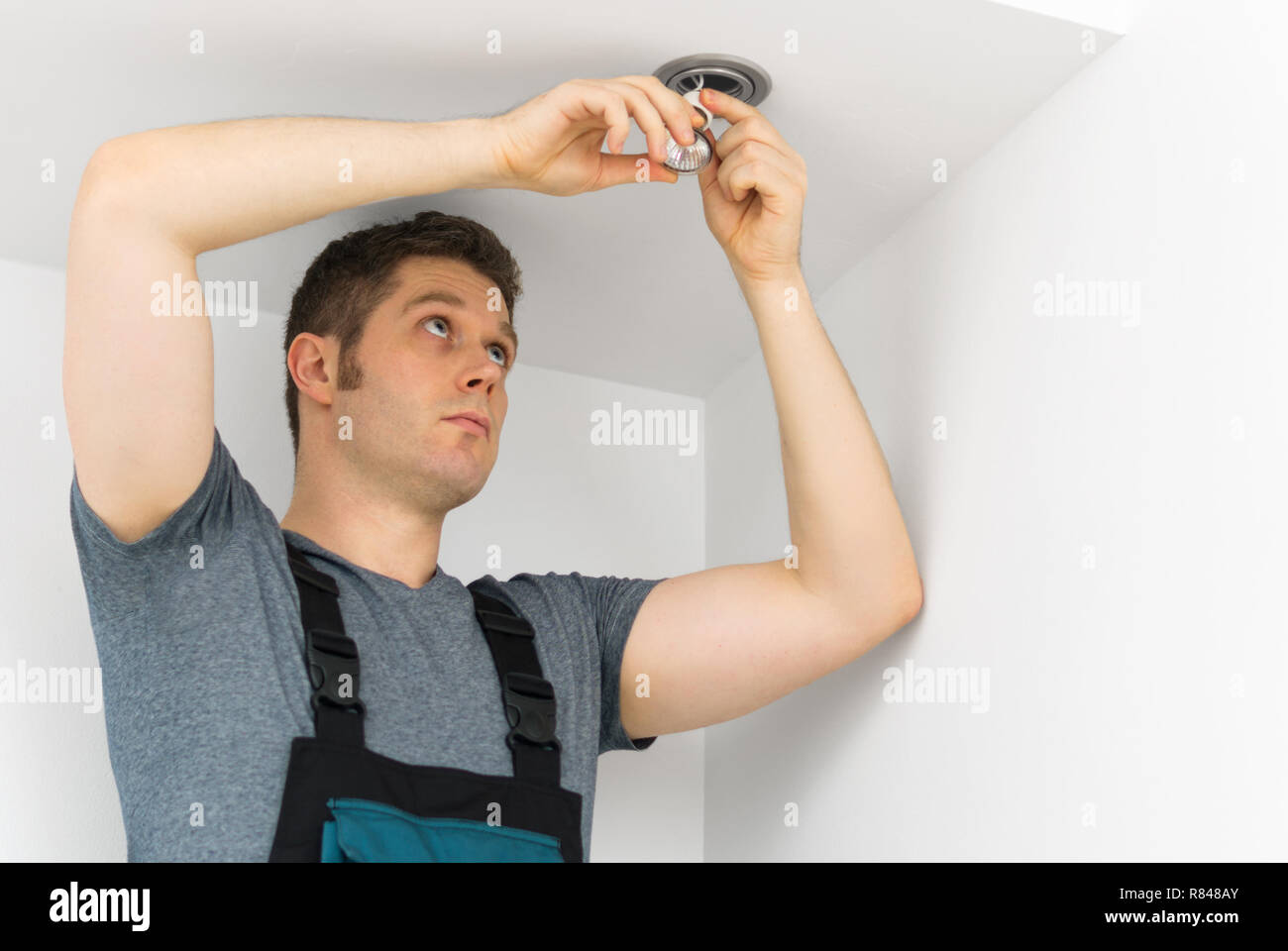 Installing services hi-res stock photography and images - Alamy