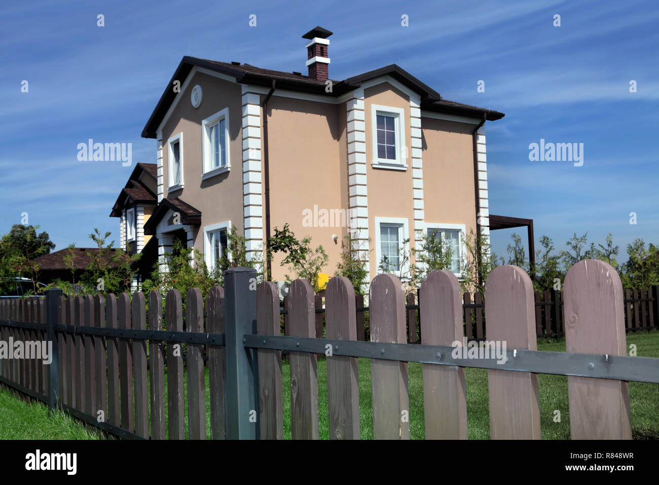 Fancy neighborhood hi-res stock photography and images - Alamy