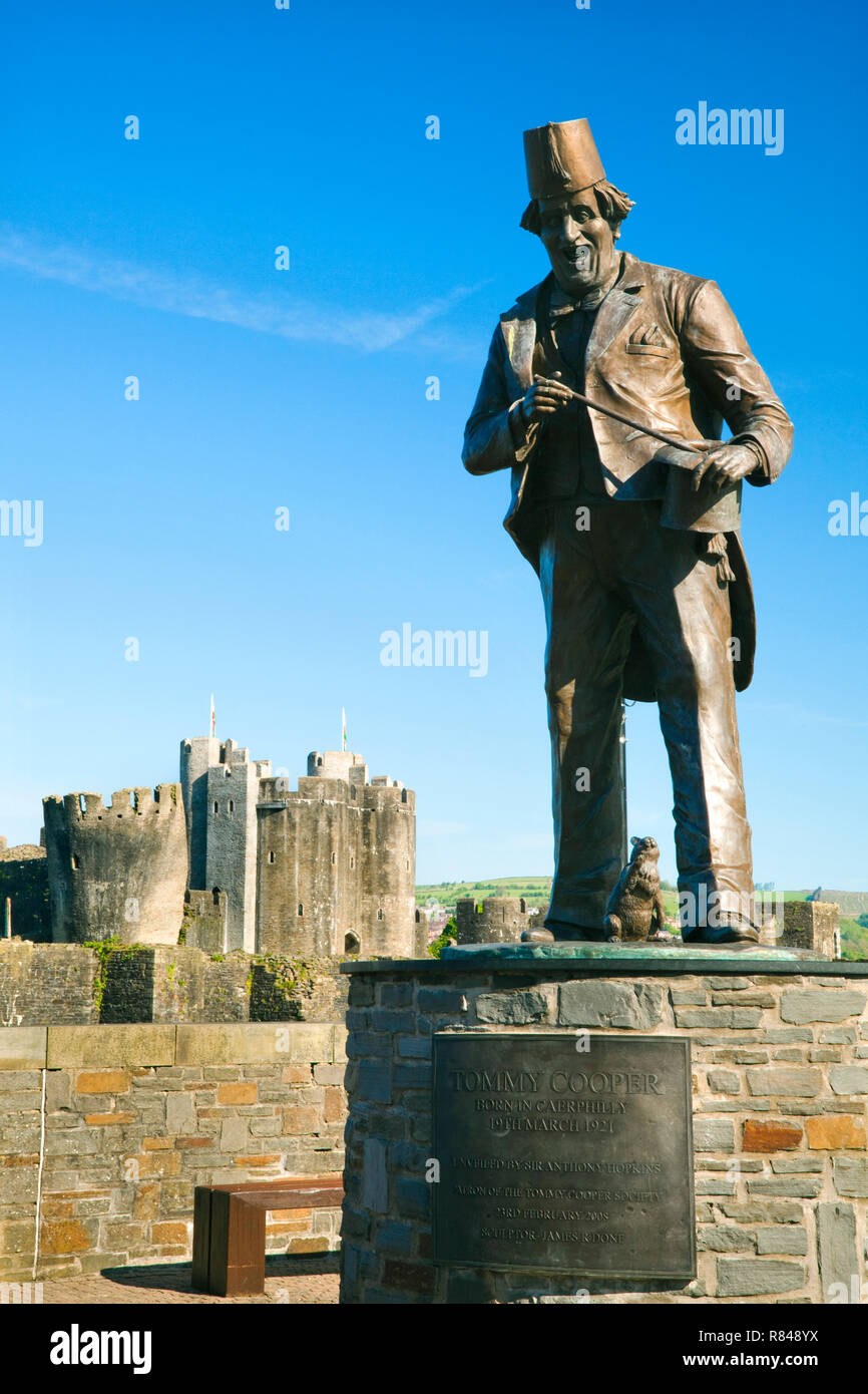 Tommy Cooper Statue, Caerphilly, Wales, UK Stock Photo - Alamy