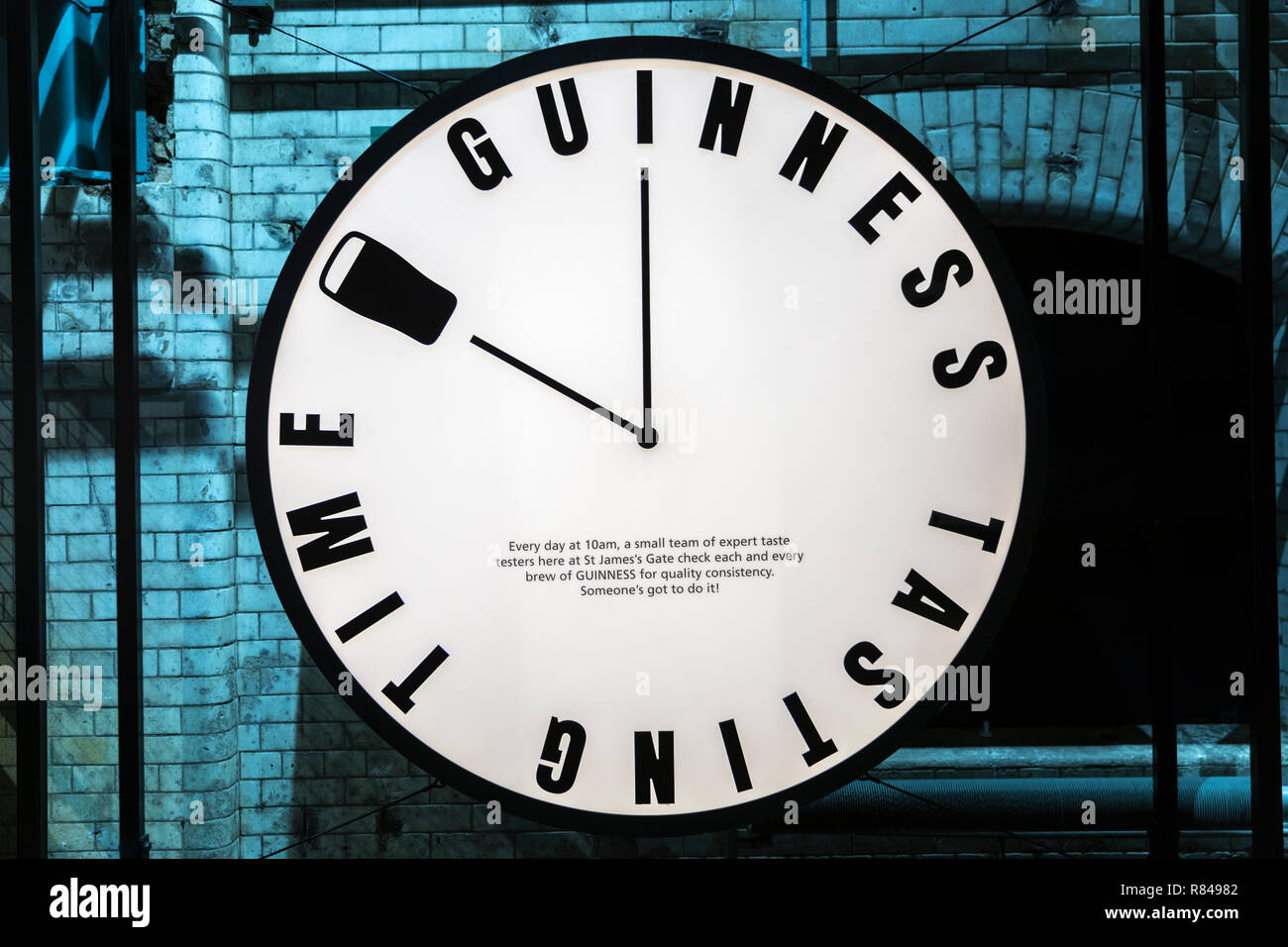 Guinness clock hi-res stock photography and images - Alamy