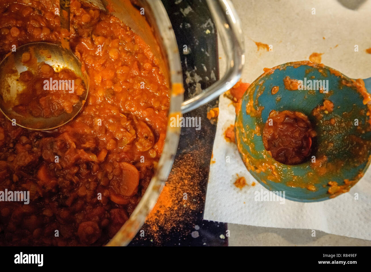 Kitchen mess not children hi-res stock photography and images - Alamy