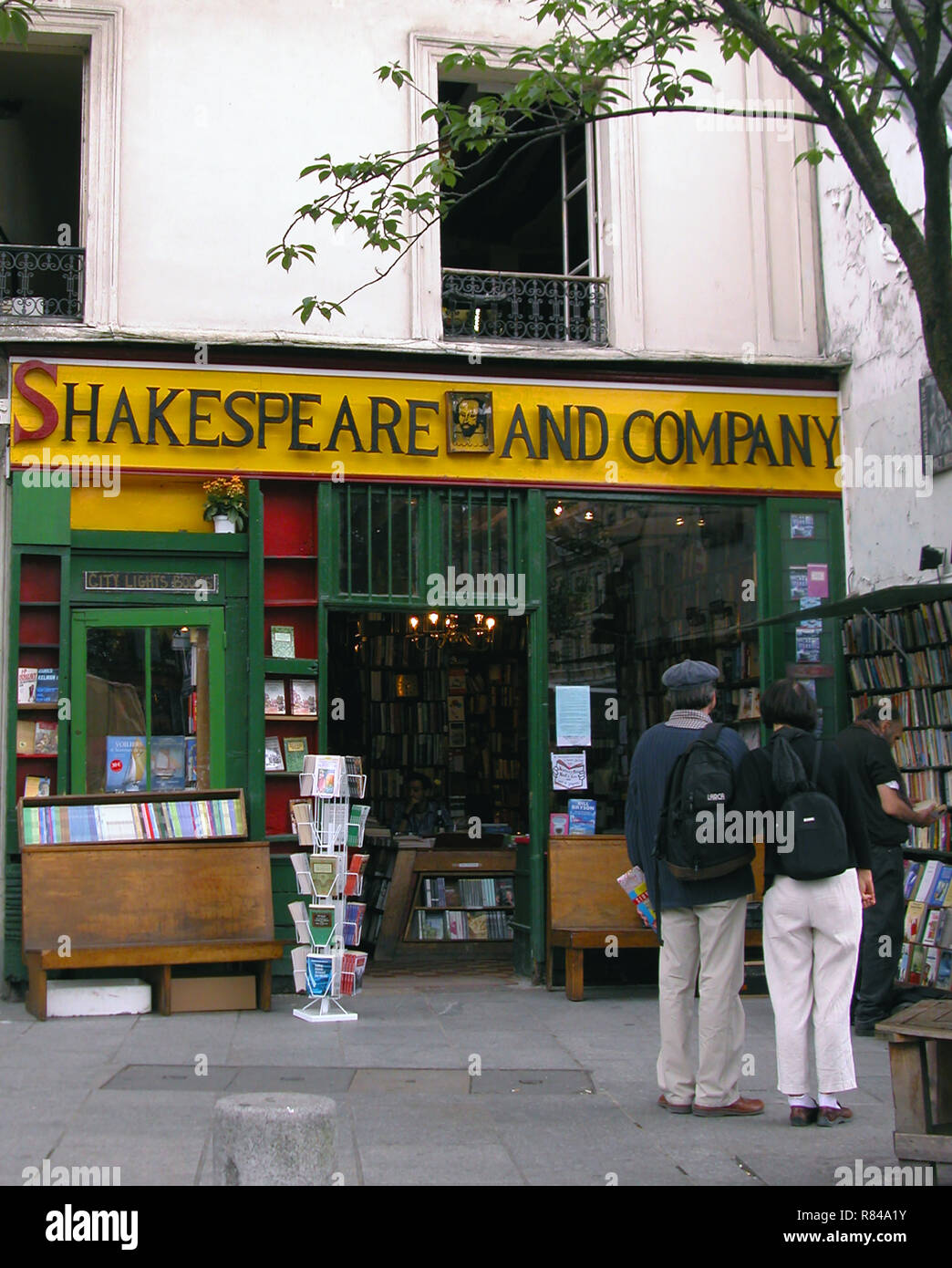 George whitman paris hi-res stock photography and images - Alamy