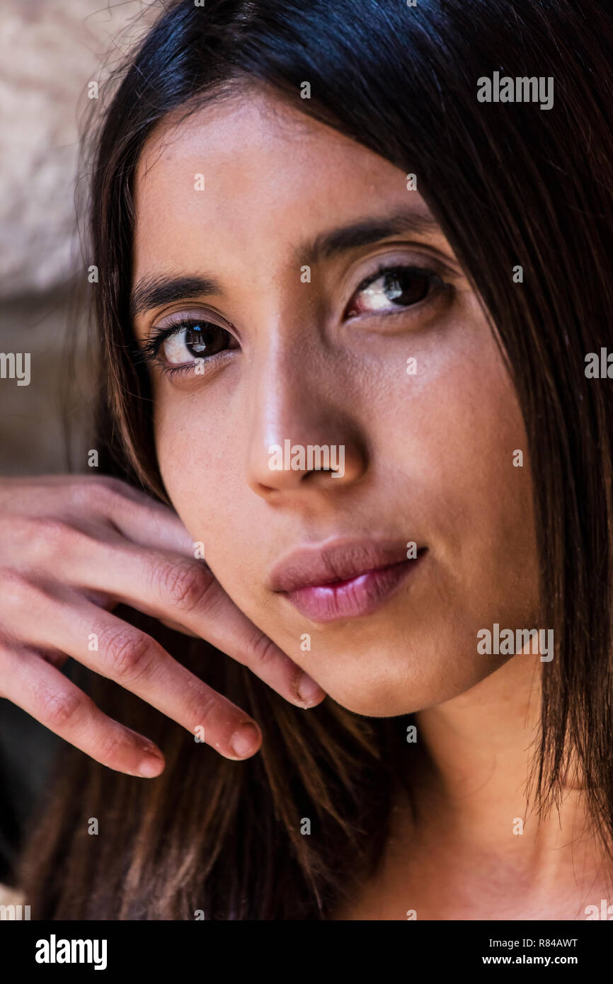 Mexican faces hi-res stock photography and images - Alamy