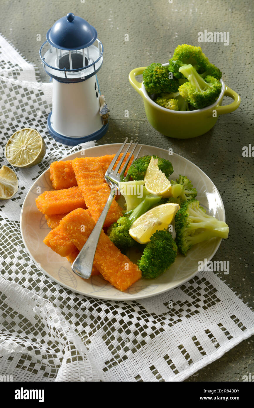 Breaded fish fillet broccoli hi-res stock photography and images - Alamy
