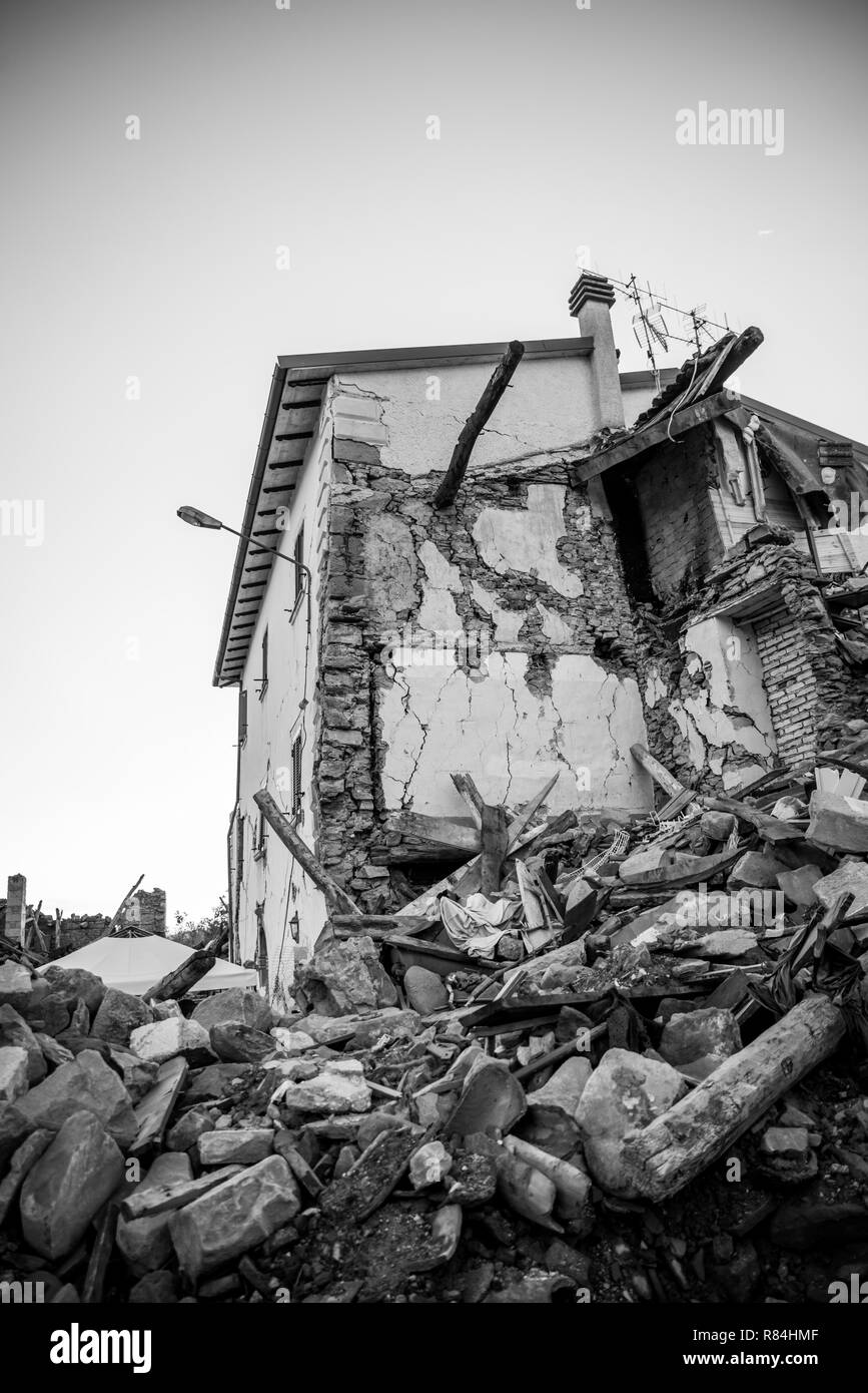 Quake Black and White Stock Photos & Images - Alamy