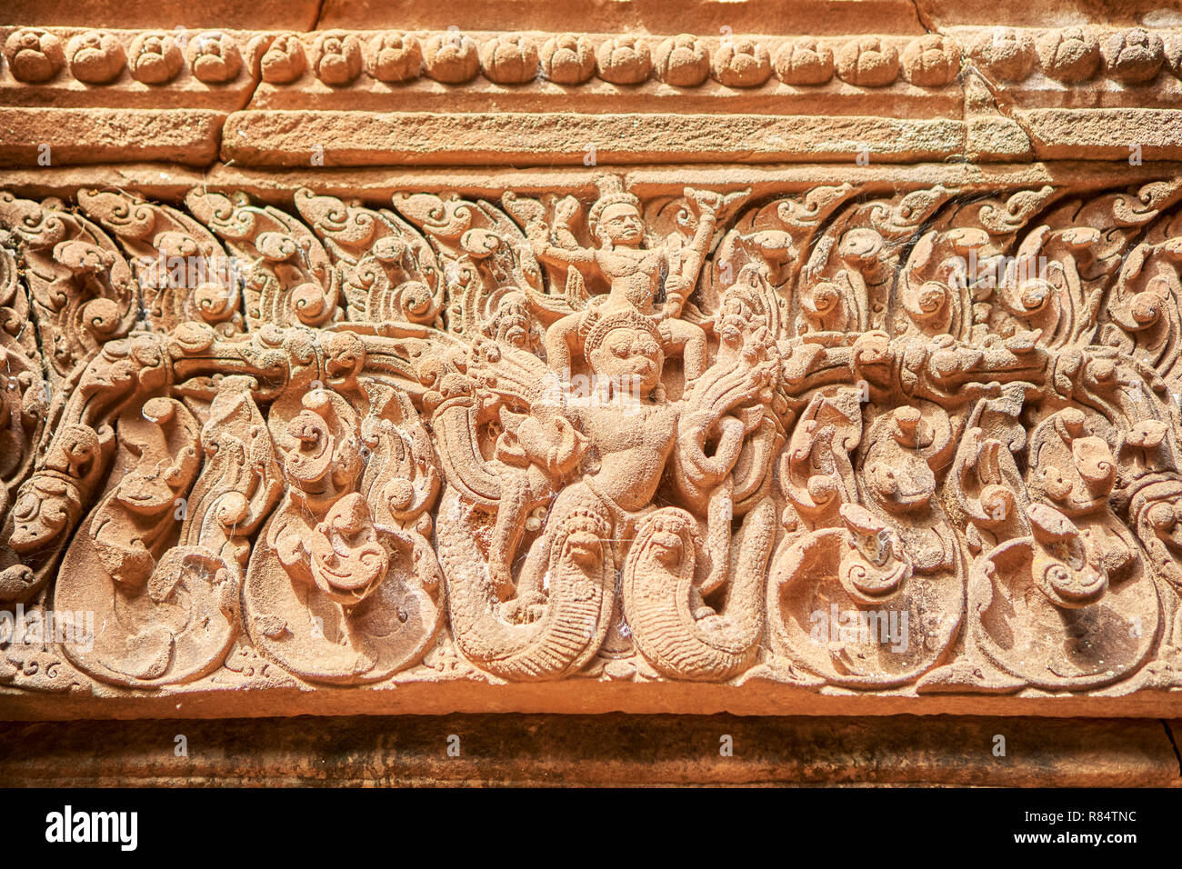 Statue of garuda cambodia hi-res stock photography and images - Alamy