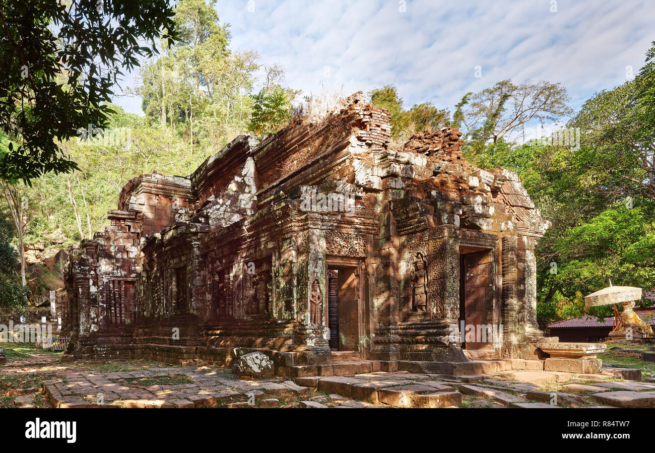 View on the sanctuary of the Vat Phou temple complex UNESCO World ...