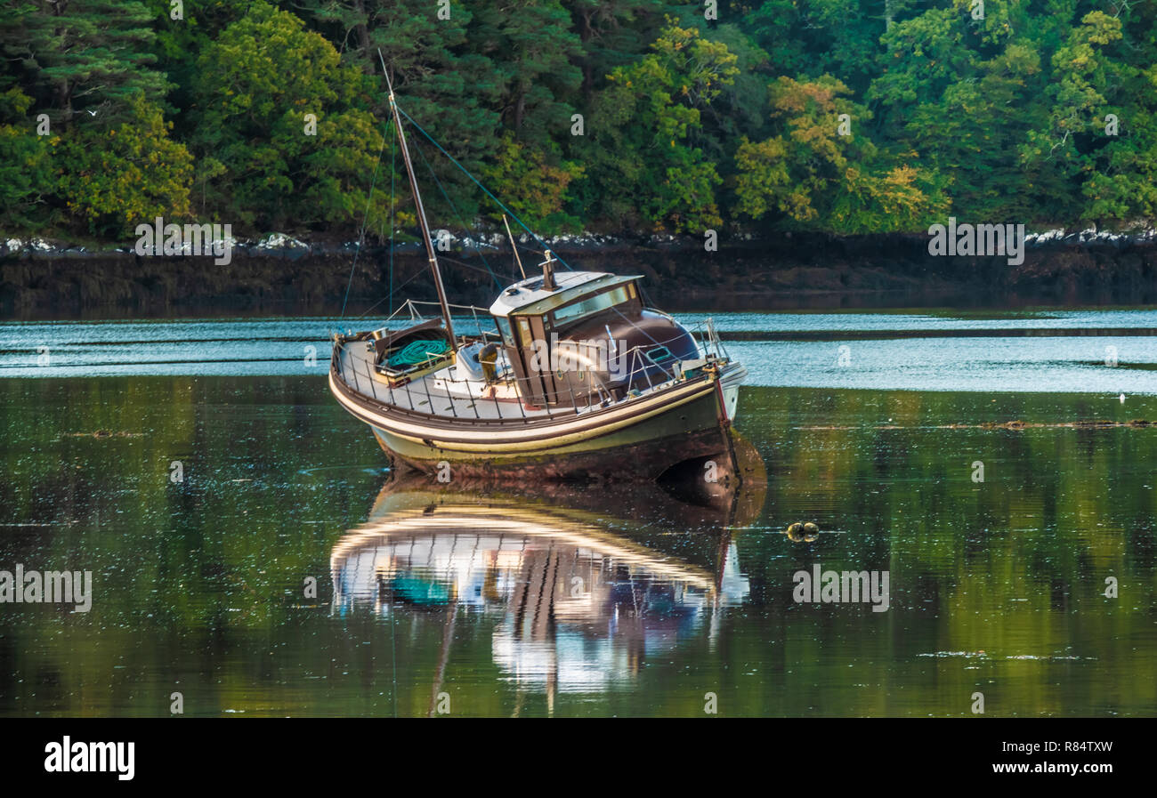 Kenmare harbour hi-res stock photography and images - Alamy