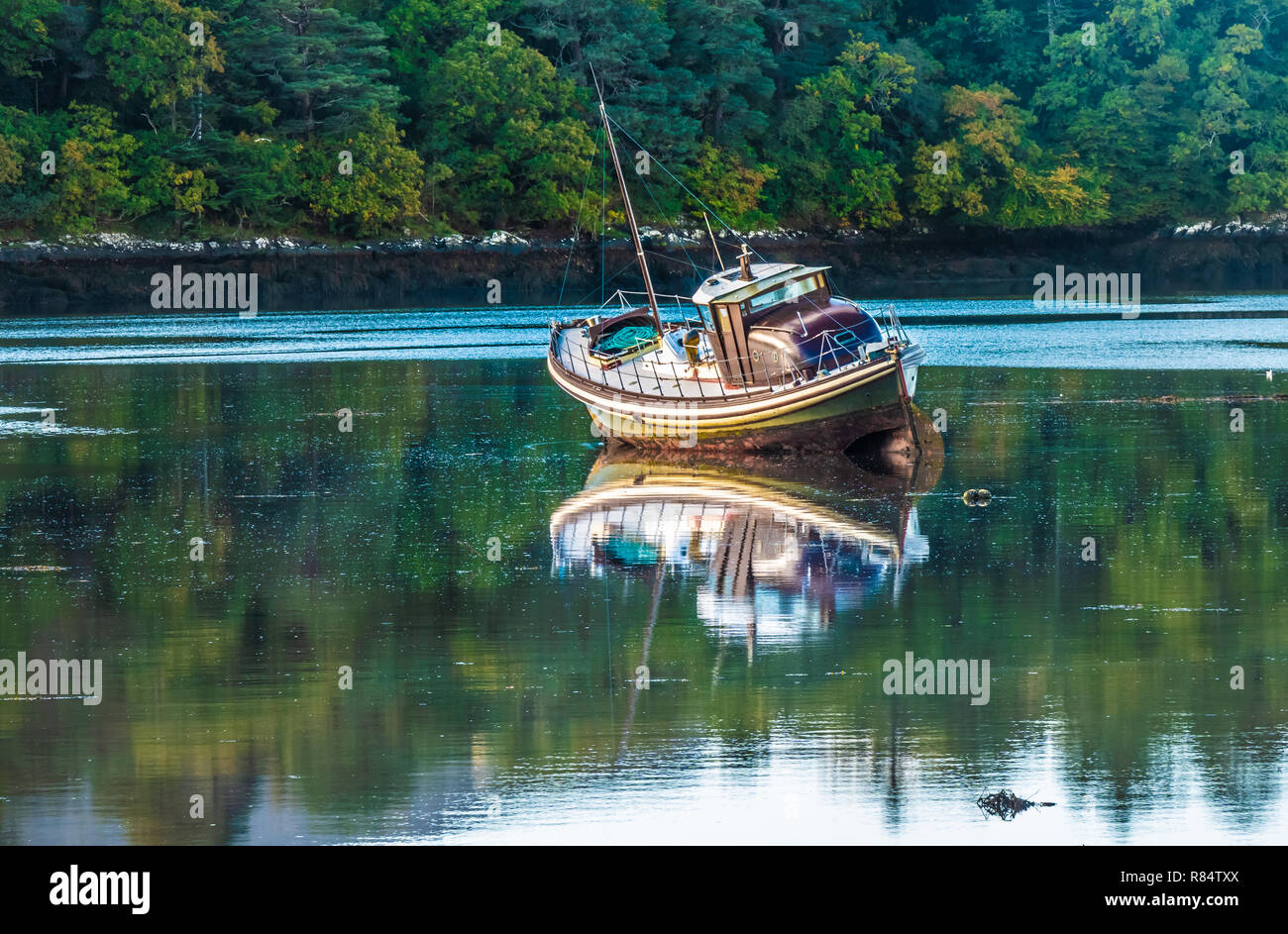 Kenmare harbour hi-res stock photography and images - Alamy