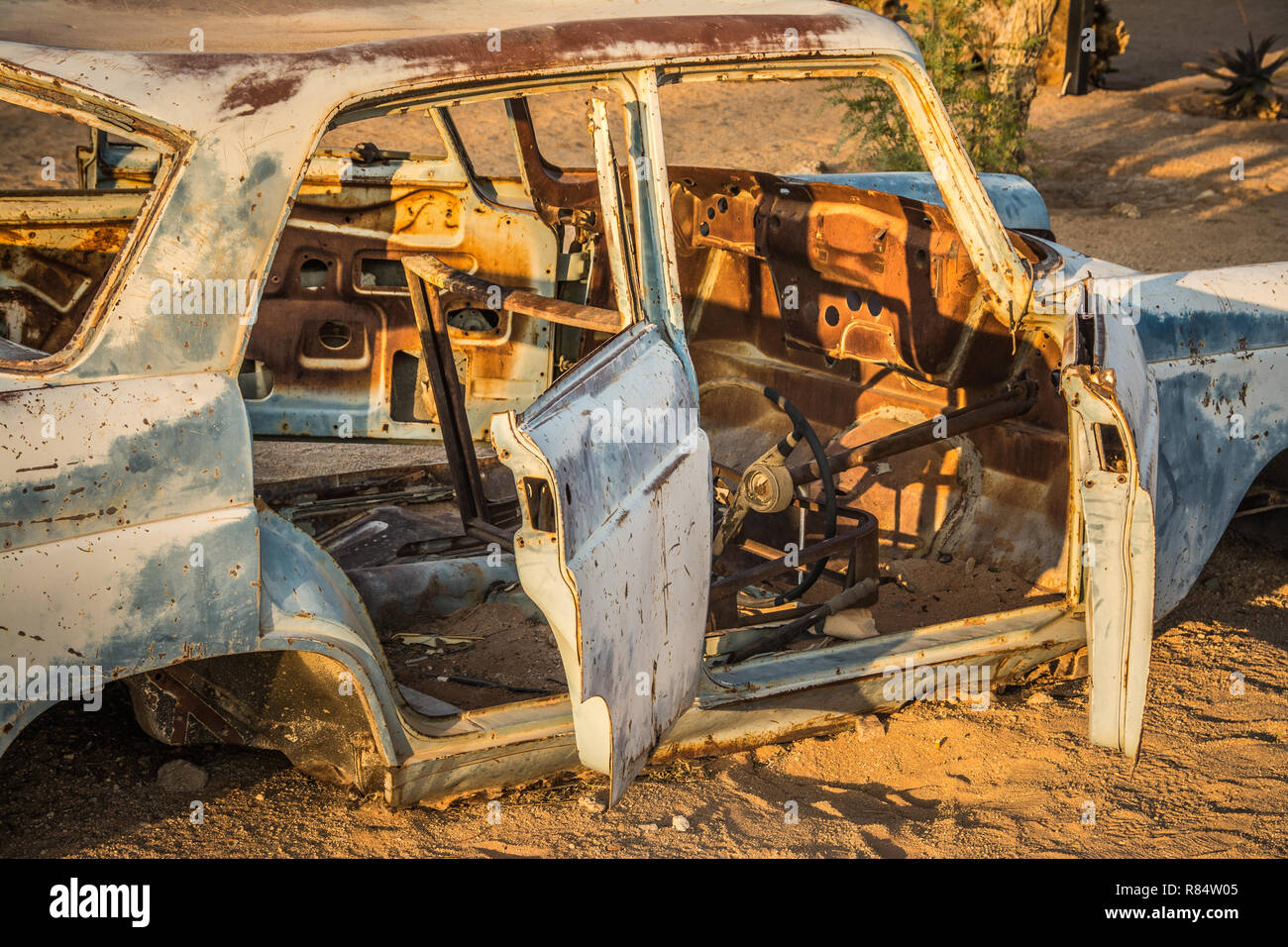 Old. rusten cars Stock Photo - Alamy