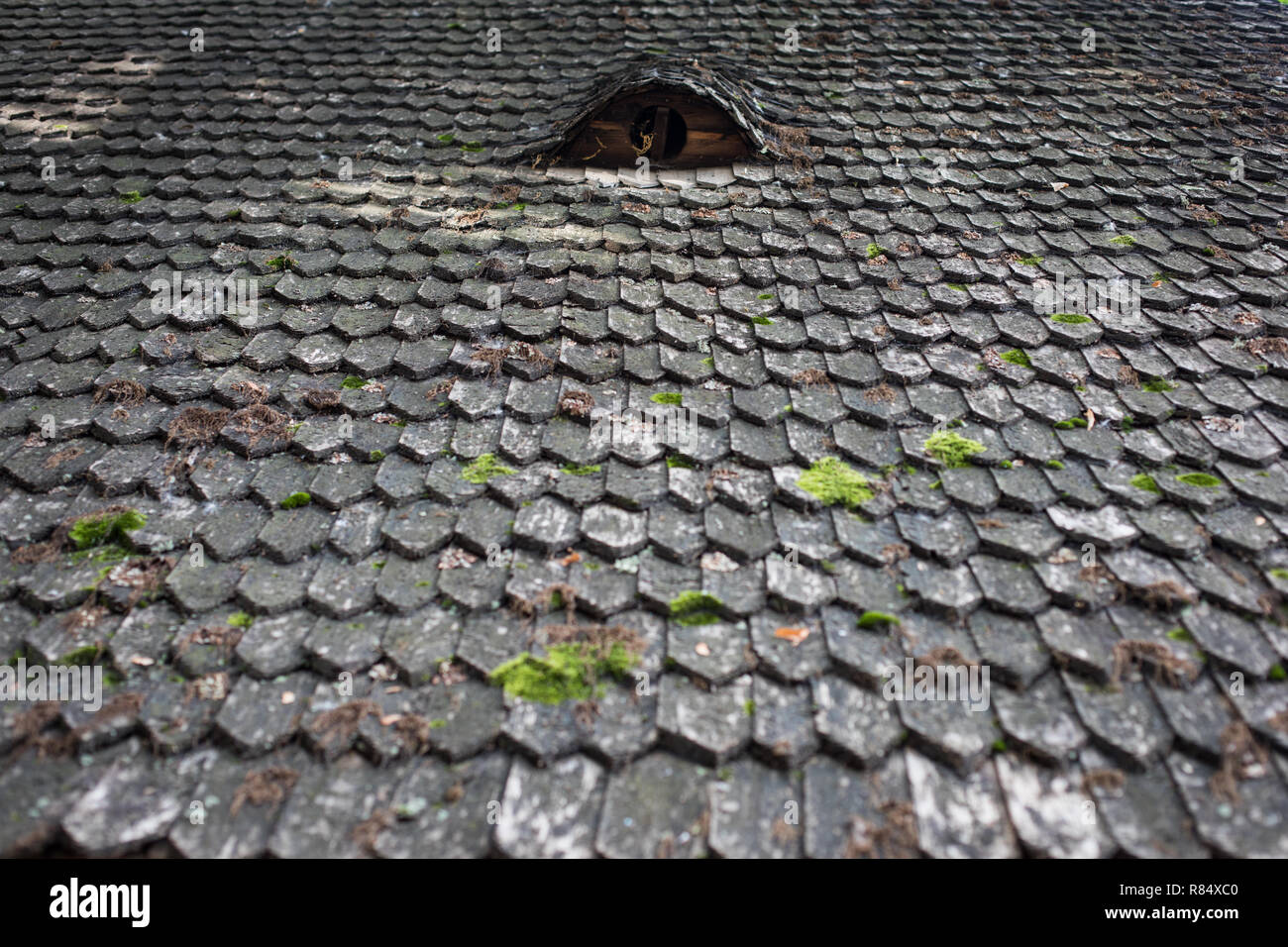 Rural classic tile roof hi-res stock photography and images - Alamy