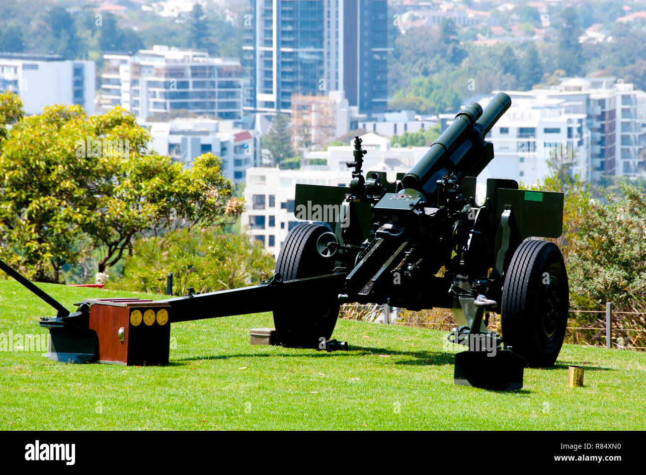 M101 howitzer gun hi-res stock photography and images - Alamy