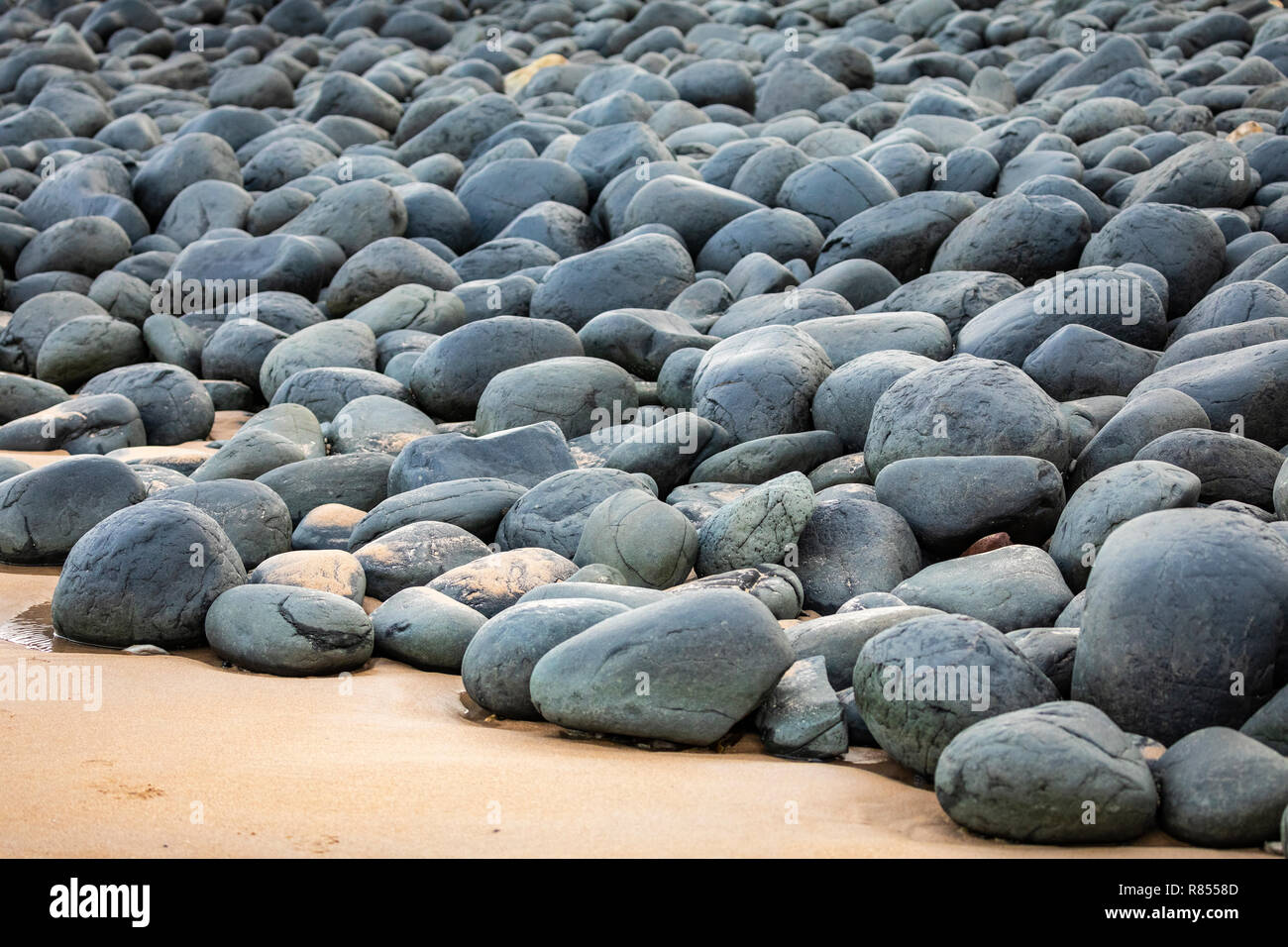 Nature coastal rocks hi-res stock photography and images - Alamy