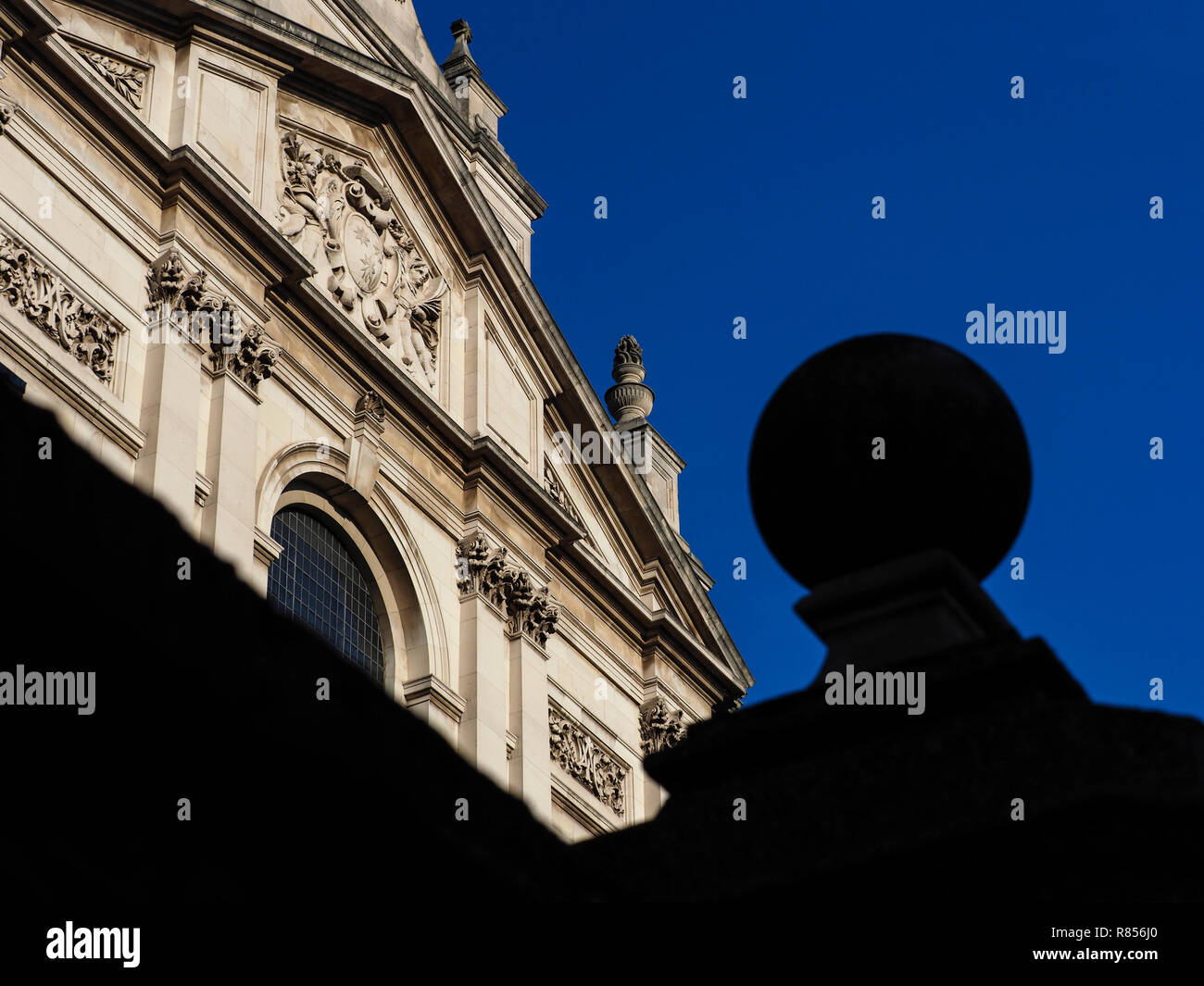 Holy Trinity Brompton Stock Photo - Alamy