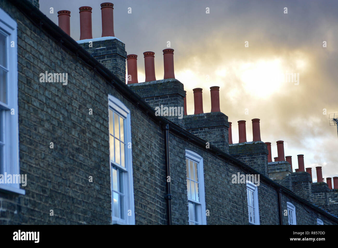 Chimneys smoke uk houses hi-res stock photography and images - Alamy