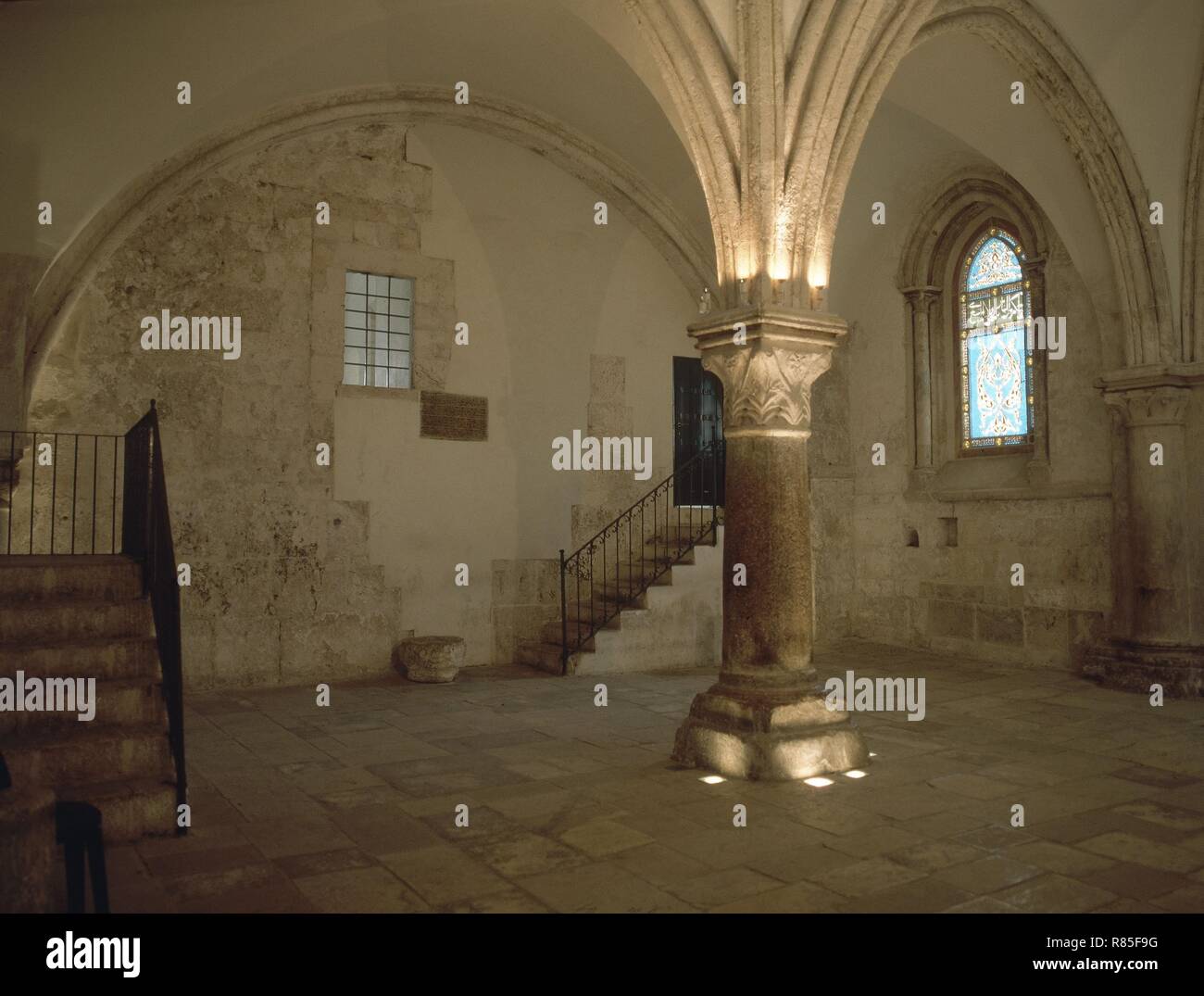 INTERIOR-VISTA DE LA NAVE-RECONSTRUIDA EN S XII POSTERIORMENTE SE ...