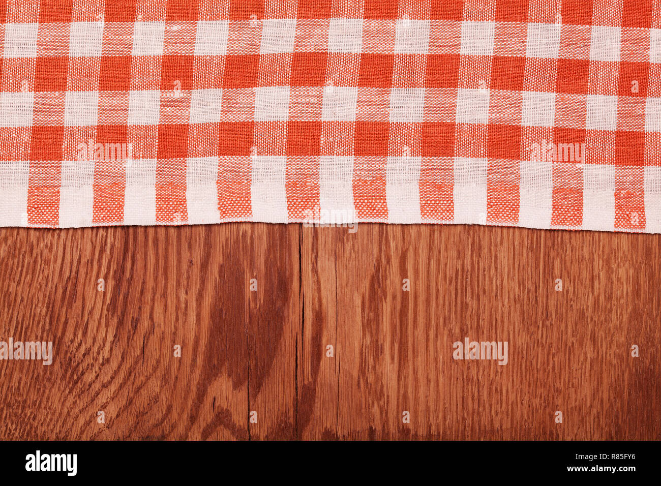 tablecloth red and white checkered wavy on board Stock Photo - Alamy