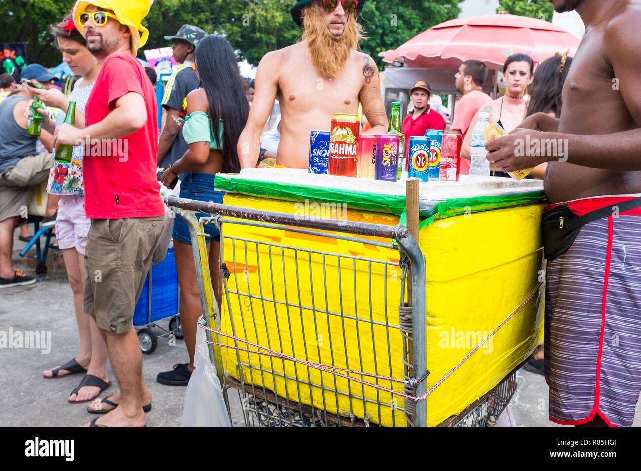 Rio De Janeiro February 2018 A Vendor Sells Drinks To A Crowd Of 8896