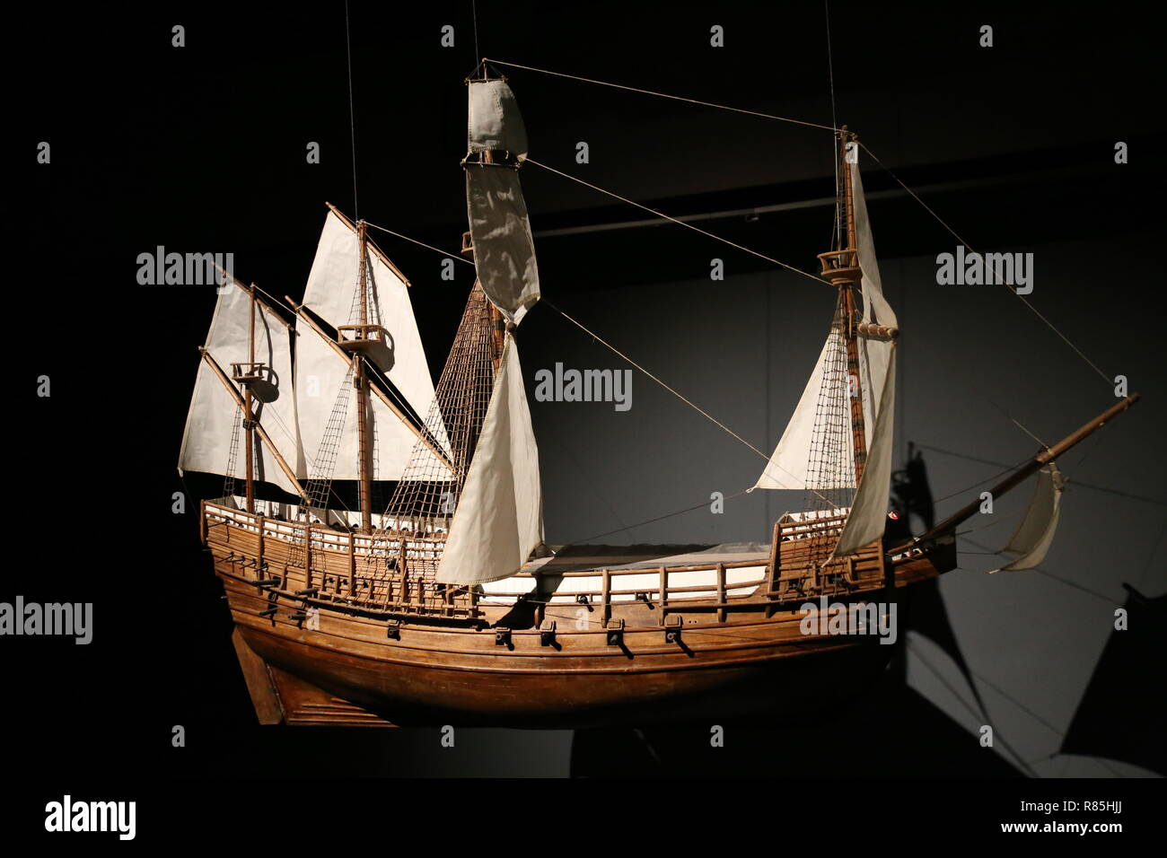 Tudor ship model hi-res stock photography and images - Alamy