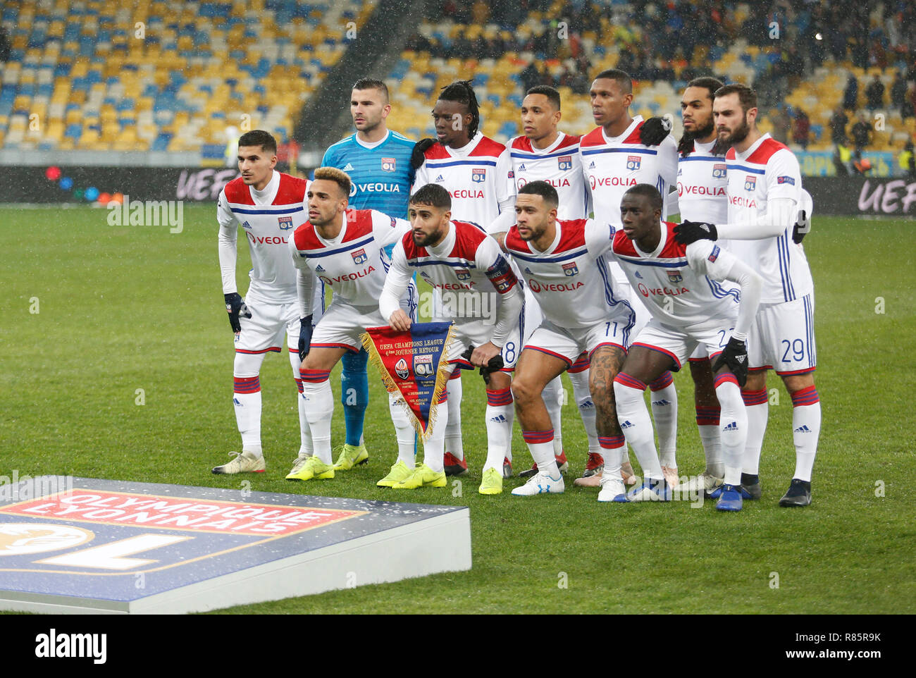 Football team group group photo hi-res stock photography and images - Alamy