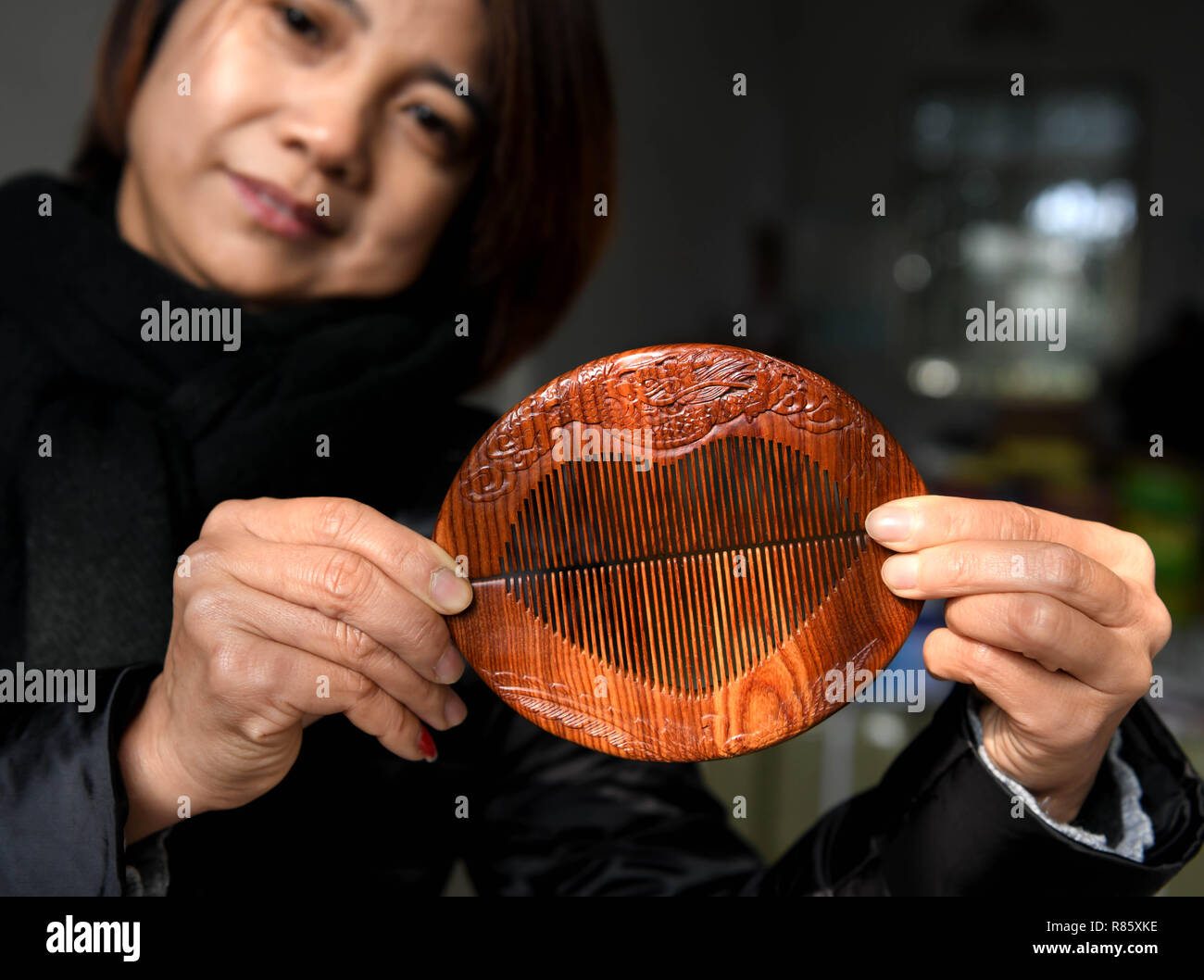 Comb 13 hi-res stock photography and images - Alamy
