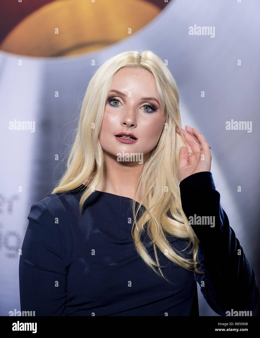 Duesseldorf, Deutschland. 07th Dec, 2018. Anna HILTROP (Model ...