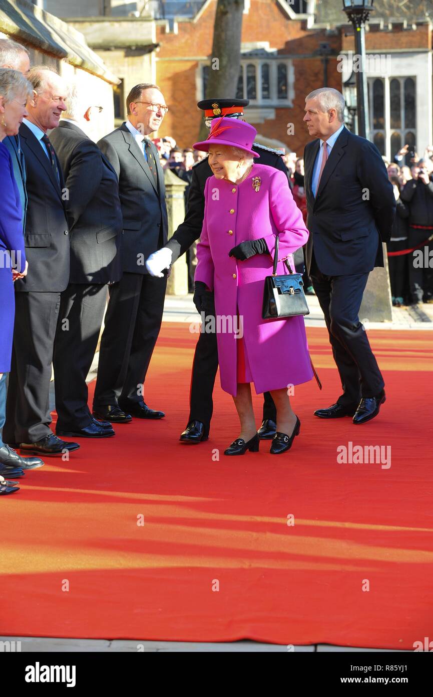 Her royal highness the queen hi-res stock photography and images - Alamy