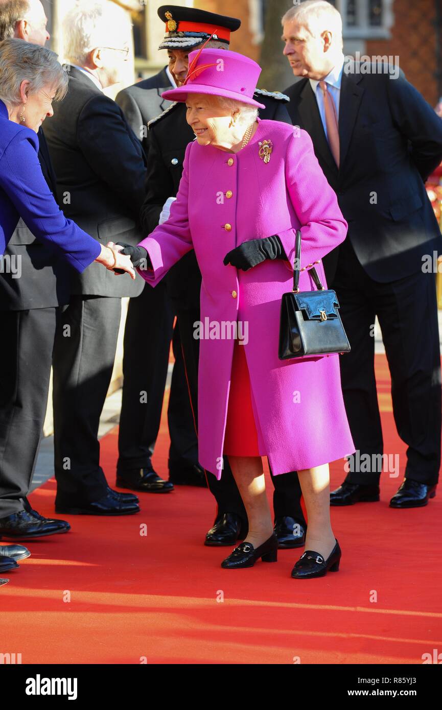 Her royal highness the queen hi-res stock photography and images - Alamy