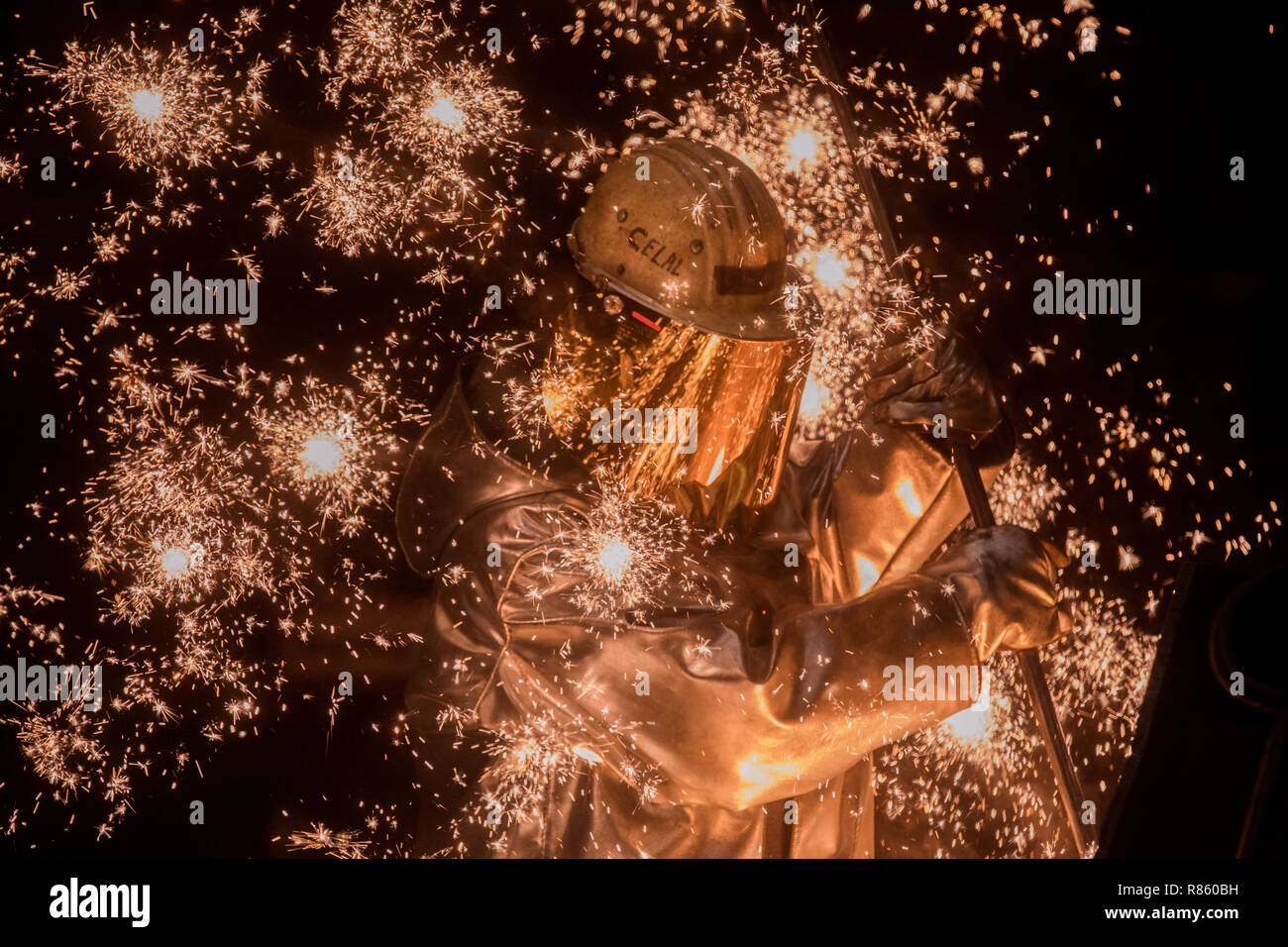 Duisburg, Germany. 10th Dec, 2018. A blast furnace operator takes a ...