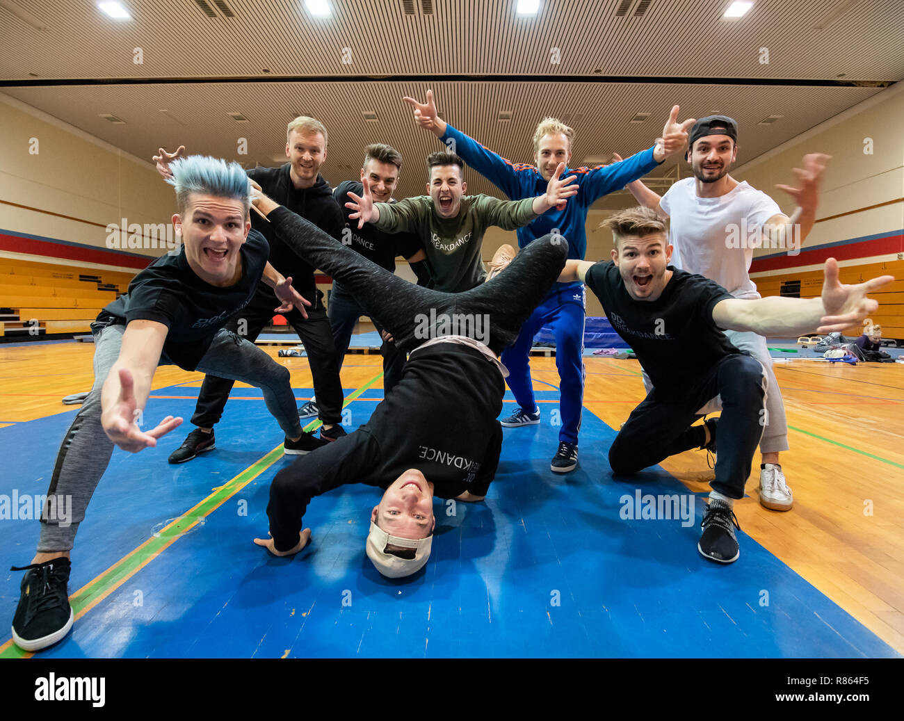 Schweinfurt, Germany. 06th Nov, 2018. Kriz (M.v.), Marcel (l-r ...
