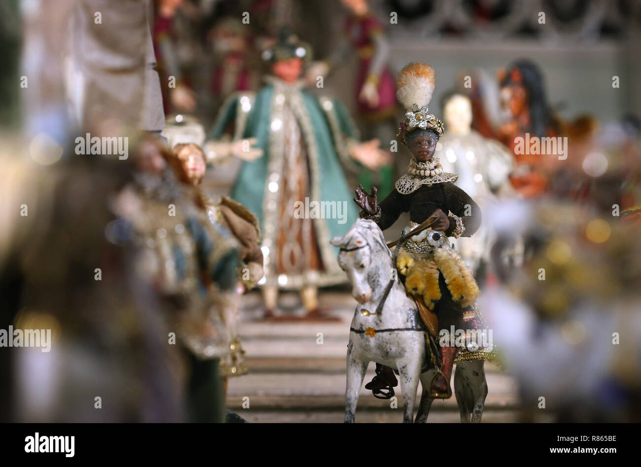 Mindelheim, Germany. 12th Dec, 2018. A nativity scene by Lorenz Fackler ...