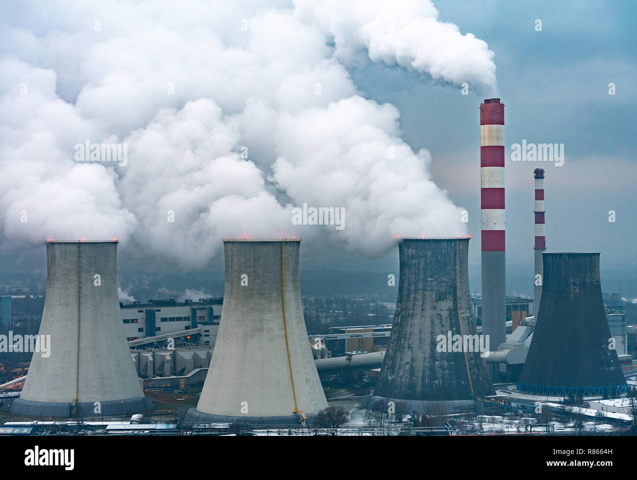 Laziska Gorne, Poland. 12th Dec, 2018. Smoke and steam coming from the ...