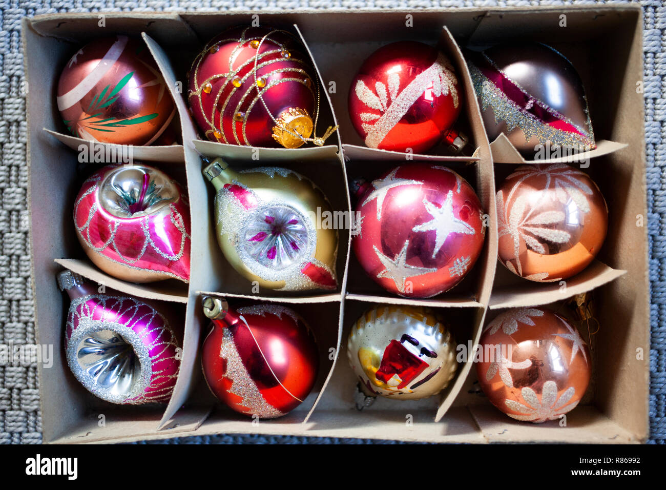 Old christmas decorations hi-res stock photography and images - Alamy