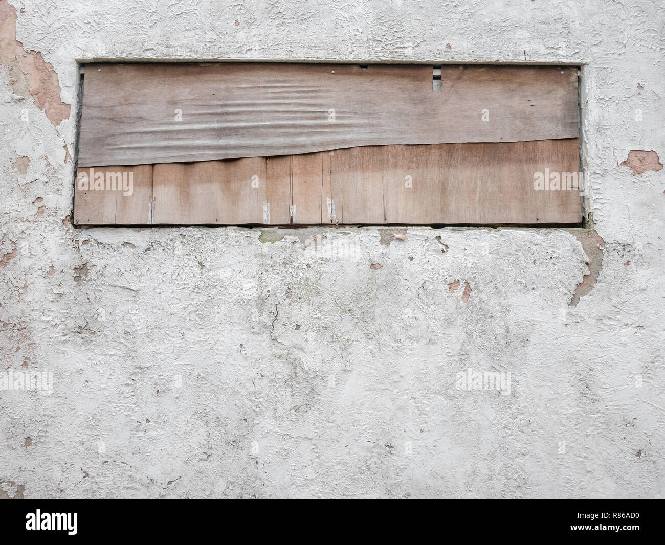 Boarded up window hi-res stock photography and images - Alamy