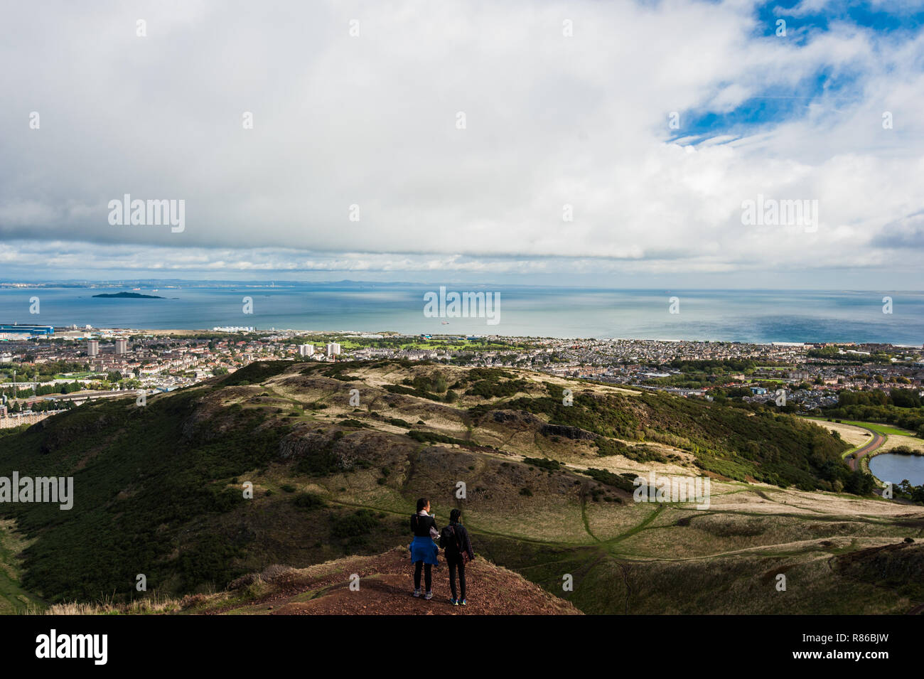 Edinburgh city girls hi-res stock photography and images - Alamy