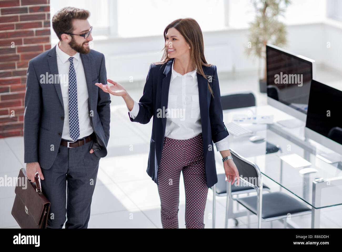 Female Lawyer Briefcase High Resolution Stock Photography and Images ...