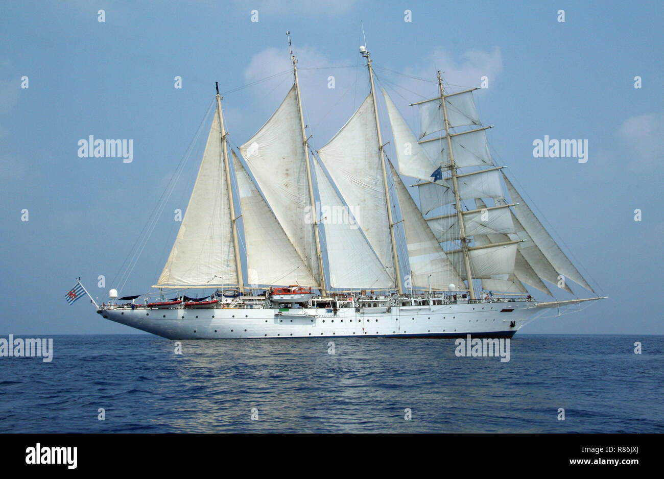 Clipper under full sail hi-res stock photography and images - Alamy