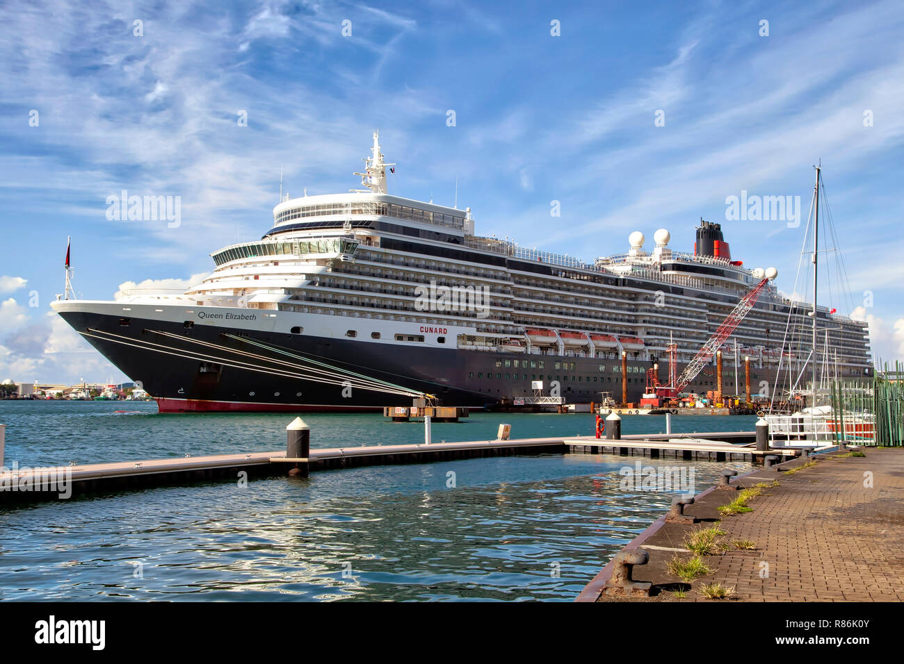 Queen victoria crossing the ocean hi-res stock photography and images ...