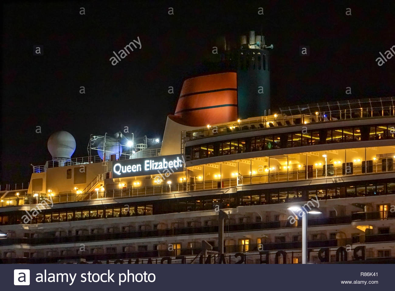 Queen Elizabeth Cruise Ship Stock Photos & Queen Elizabeth Cruise Ship ...
