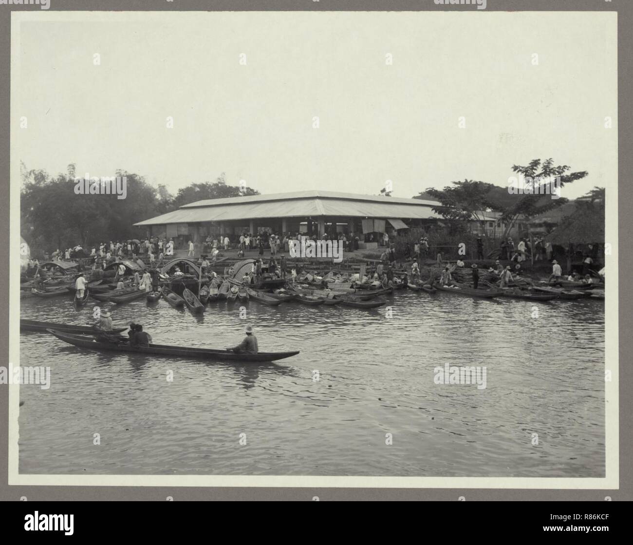 Canoes along the shore at the market, Hagonoy, Bulacan, Philippines ...