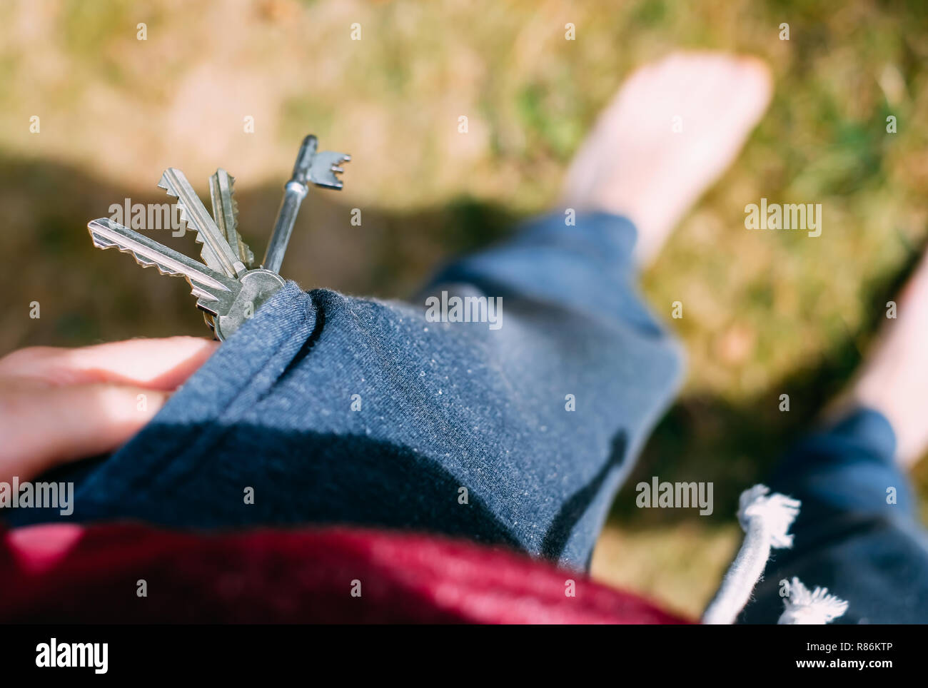 Lost keys hi-res stock photography and images - Alamy