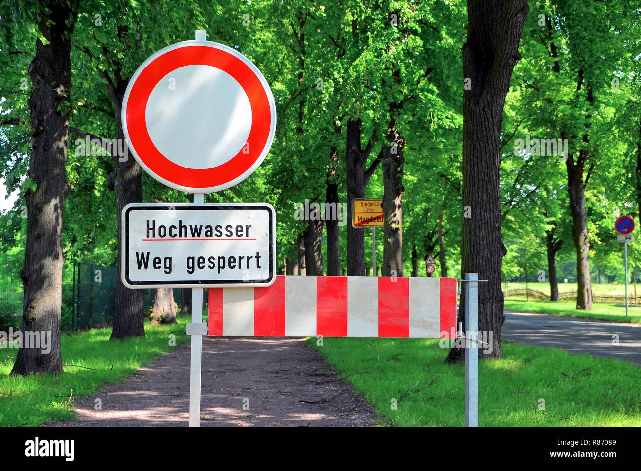 Path blocked hi-res stock photography and images - Alamy