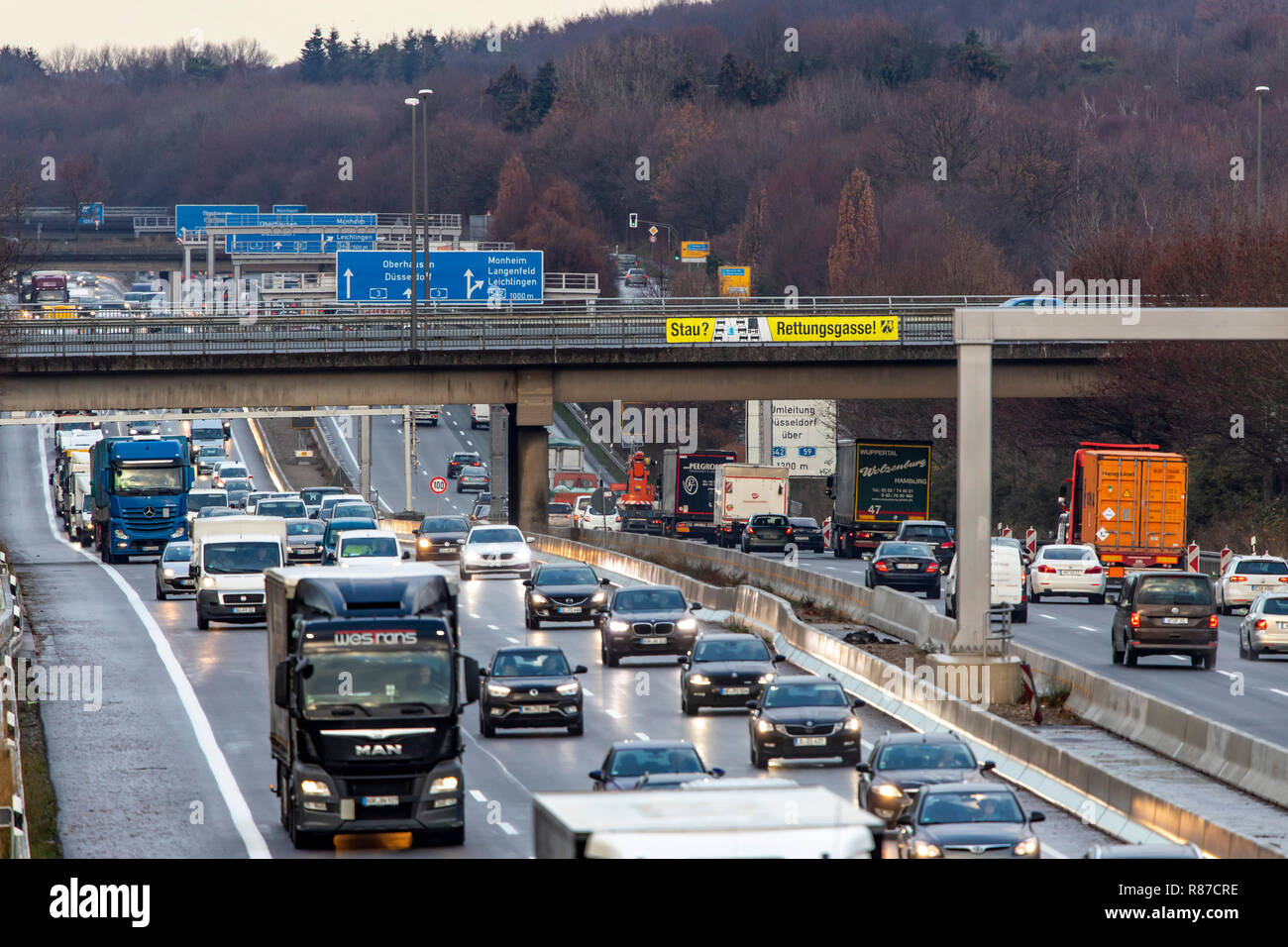 Autobahnschilder hi-res stock photography and images - Alamy