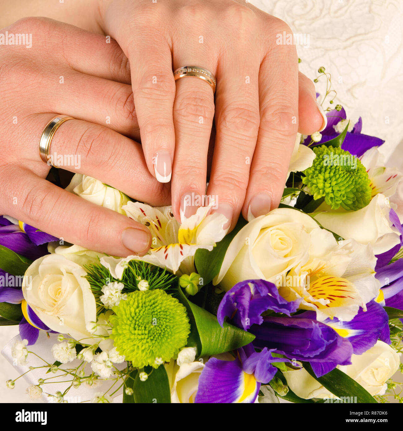 Wedding hands hi-res stock photography and images - Alamy