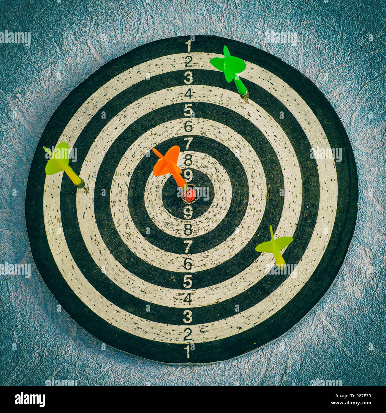 Target dartboard score accuracy hi-res stock photography and images - Alamy