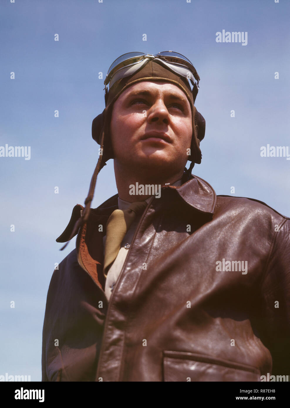World war pilot goggles hi-res stock photography and images - Alamy