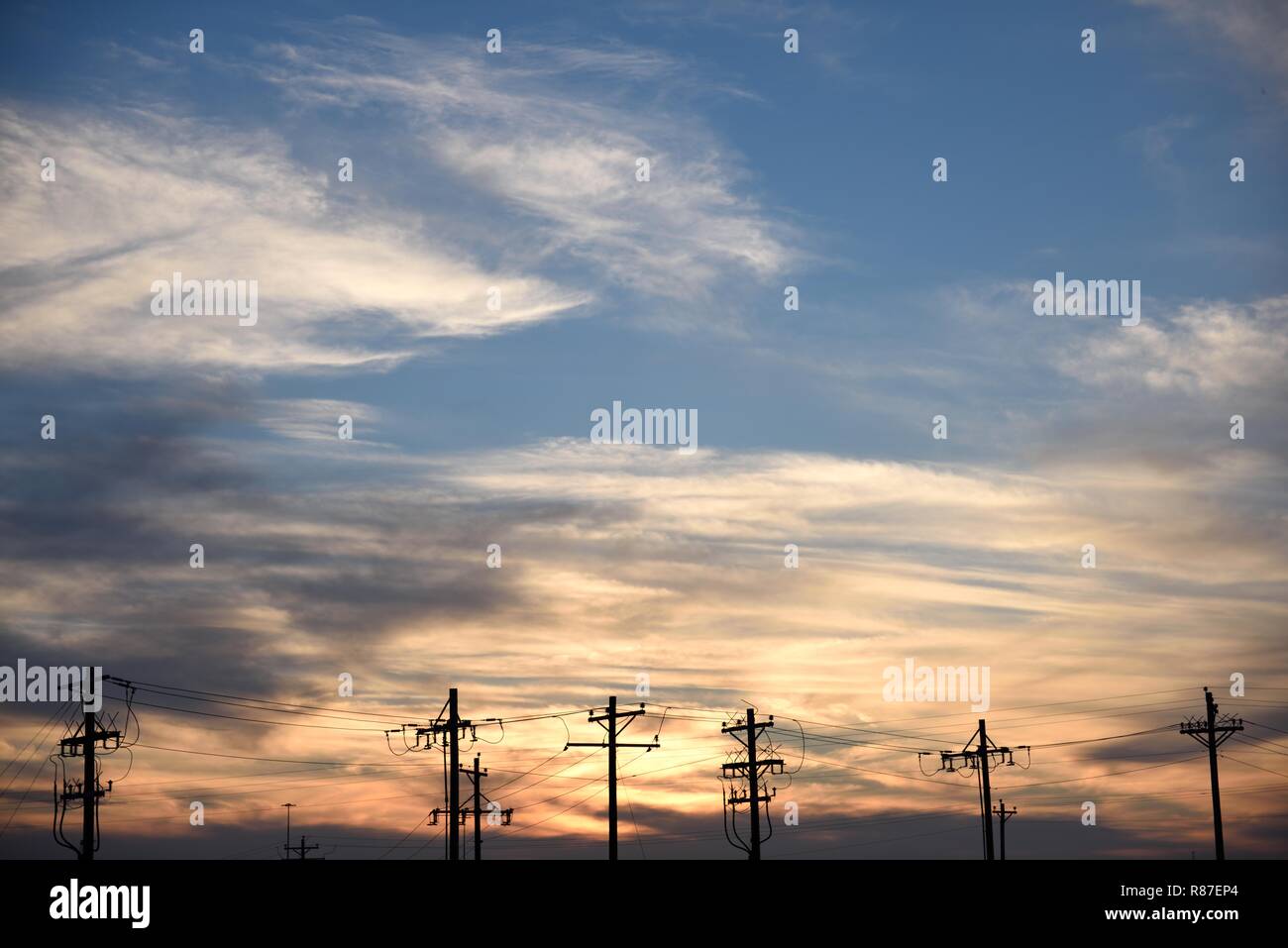 Electricity pylons america hi-res stock photography and images - Alamy