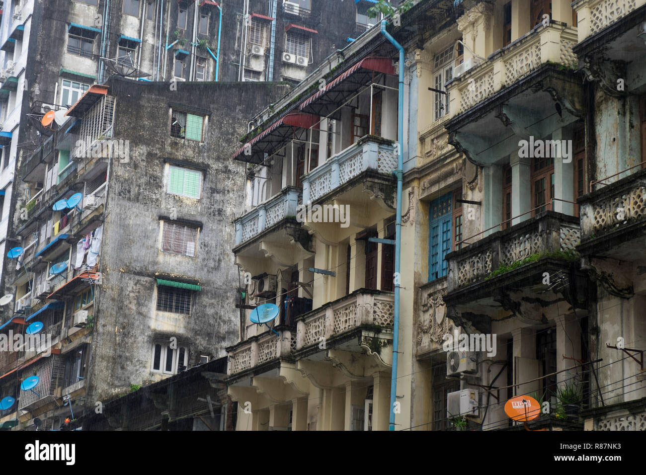 Myanmar messy building hi-res stock photography and images - Alamy