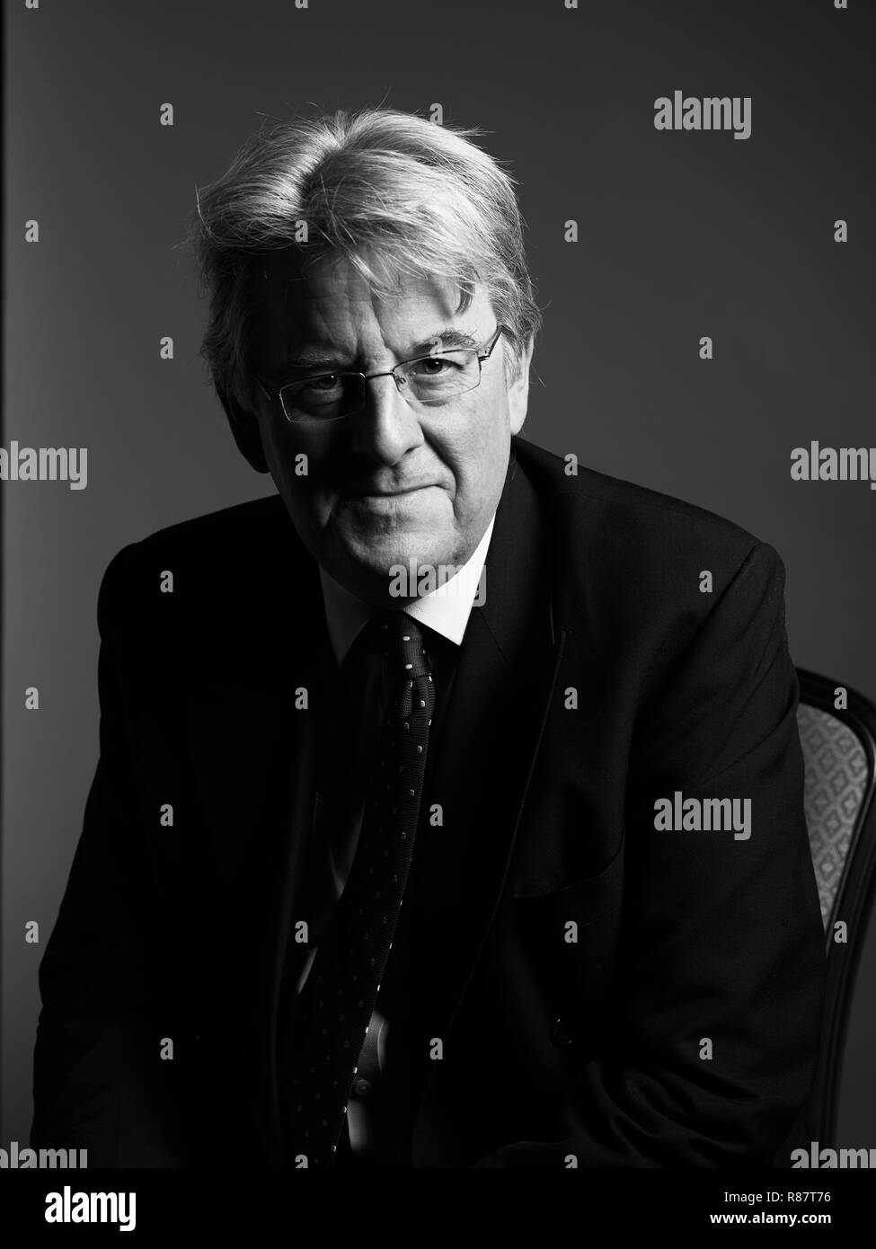 Queen the simpsons hi-res stock photography and images - Alamy