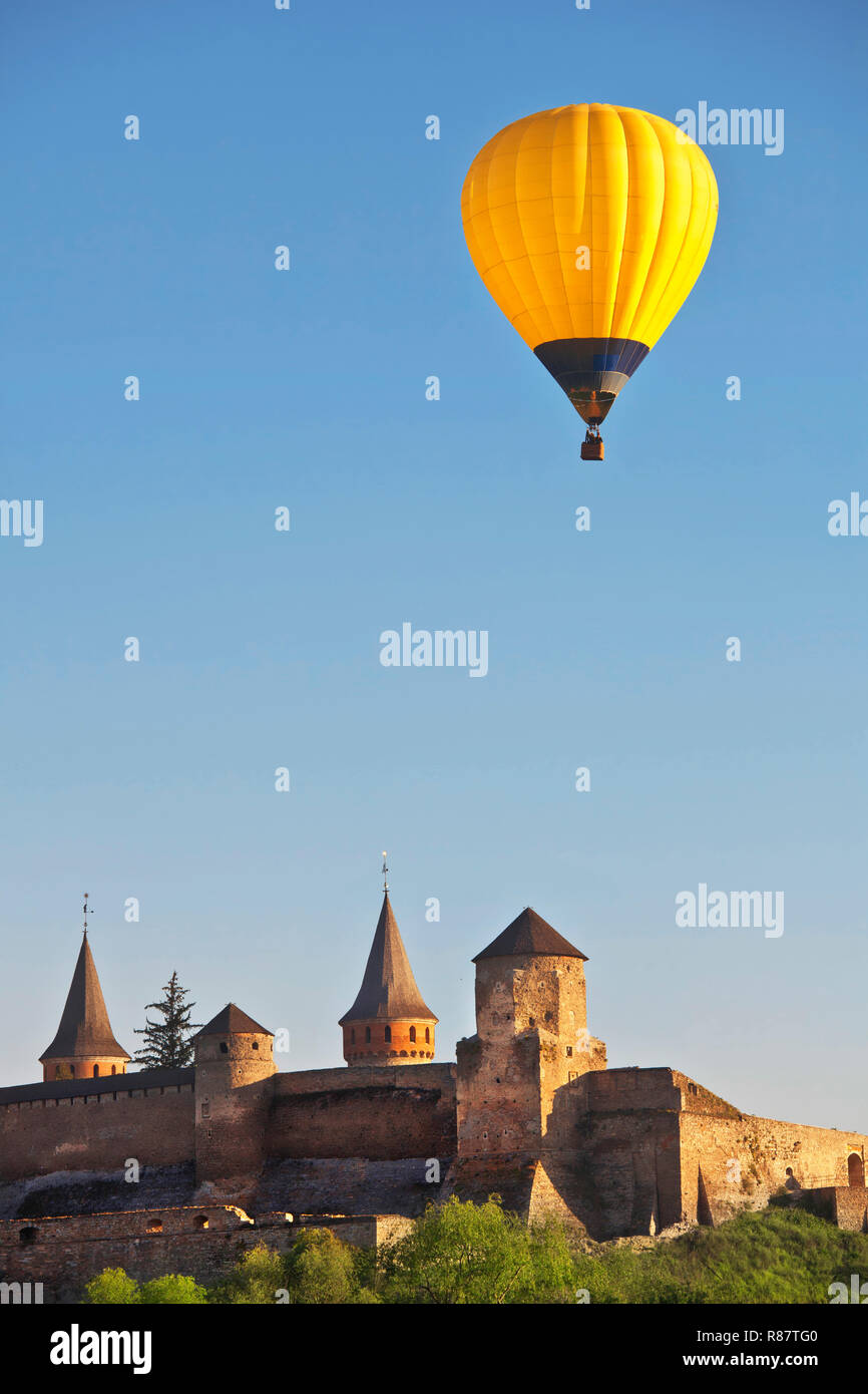 Hot air balloon castle hi-res stock photography and images - Alamy